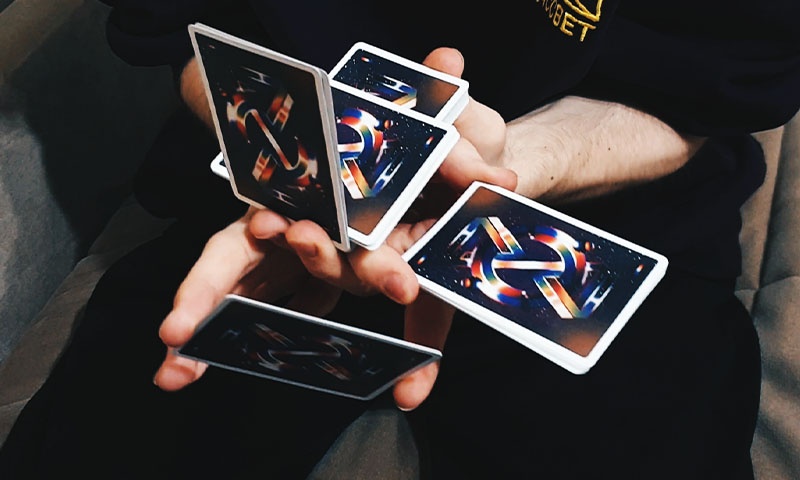 Sezon • Cardistry & magic tutorials